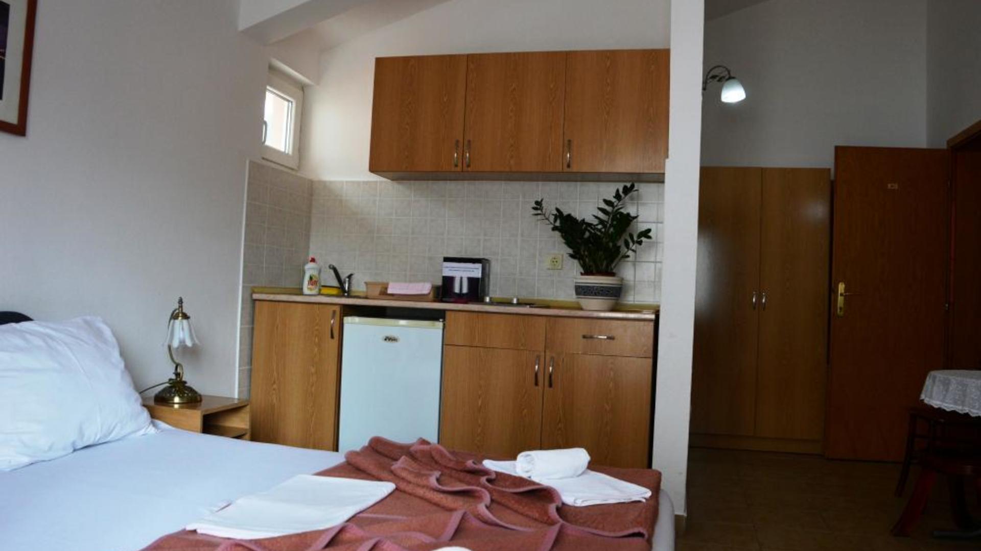 Туры в отель Goran Zec Hotel 3* (Черногория, Будва) - цена, фото, описание